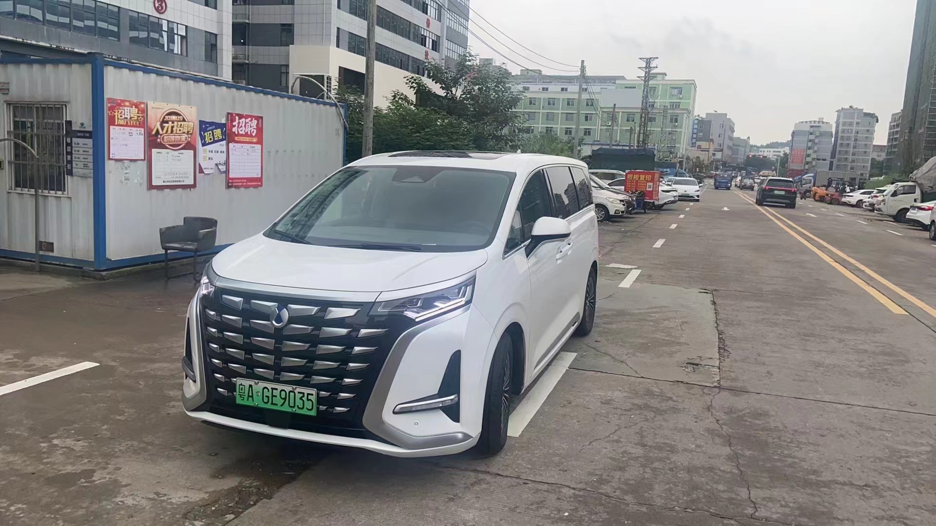 Private Car Hire 7seats Car in Guangzhou - chinatravelcar